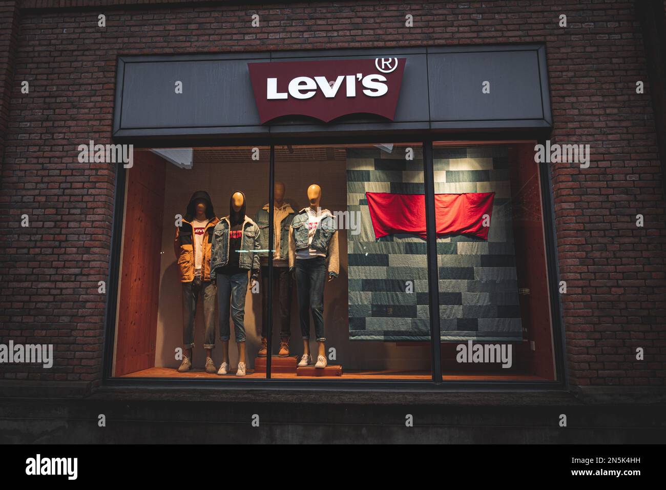 The window of the Levi's store in Shanghai, China Stock Photo - Alamy