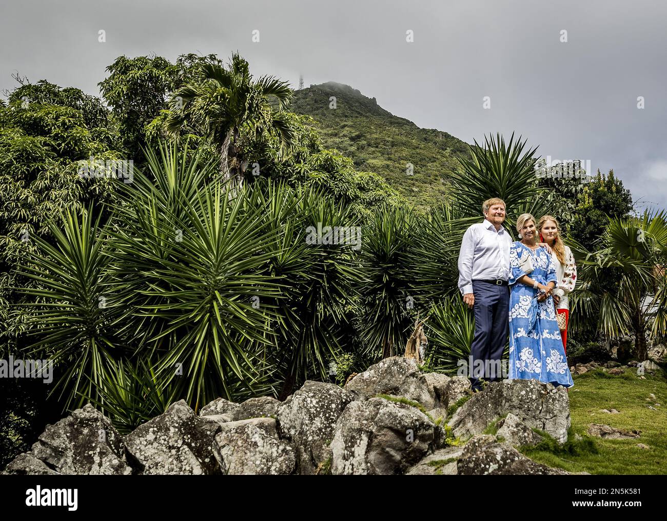 SABA - King Willem-Alexander, Queen Maxima and Princess Amalia pose for ...