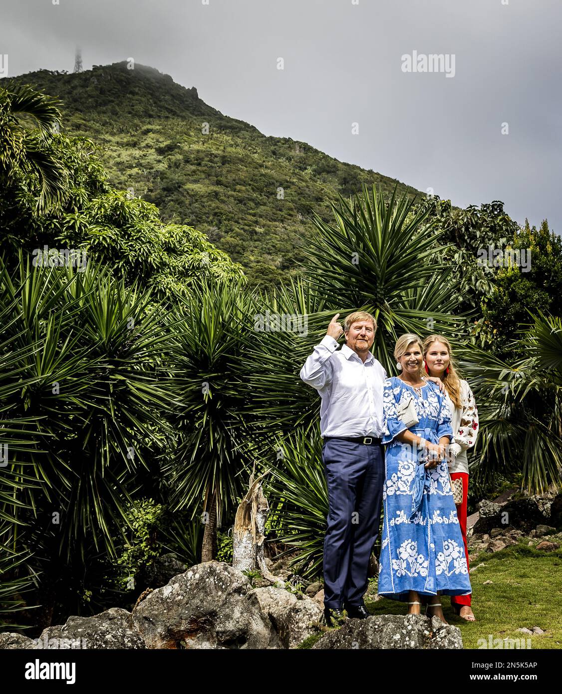 SABA - King Willem-Alexander, Queen Maxima and Princess Amalia pose for ...