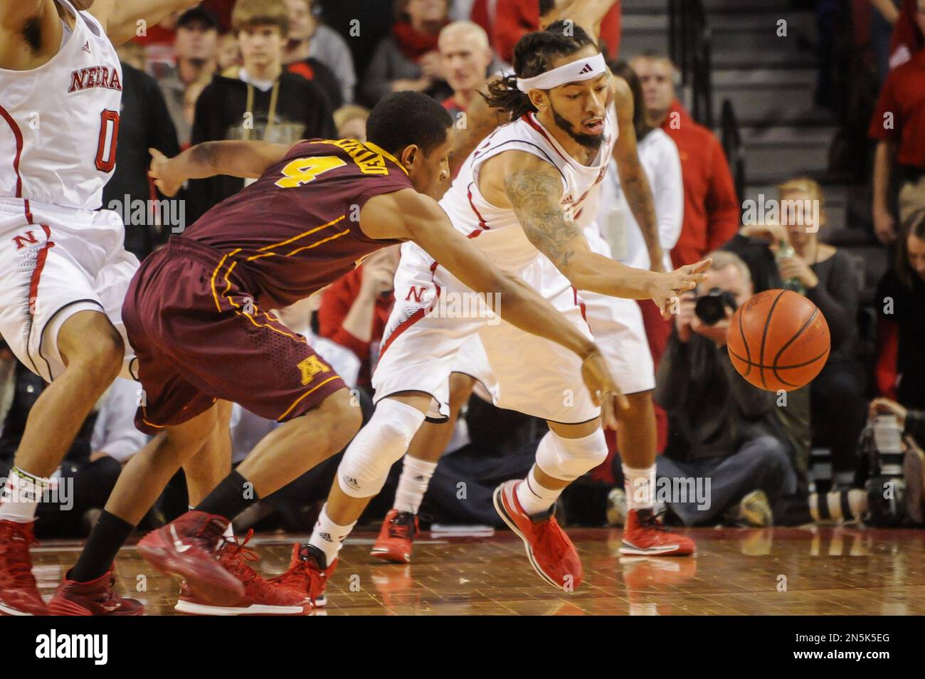 Nebraska Cornhuskers guard/forward Terran Petteway (5) and Minnesota ...