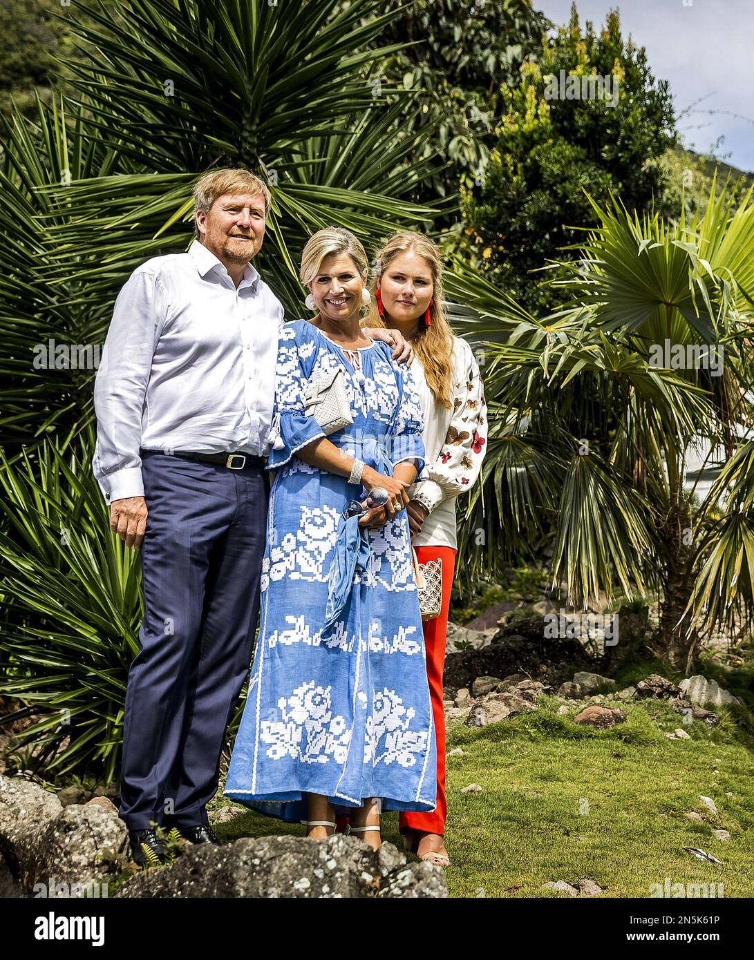 SABA - King Willem-Alexander, Queen Maxima and Princess Amalia pose for ...