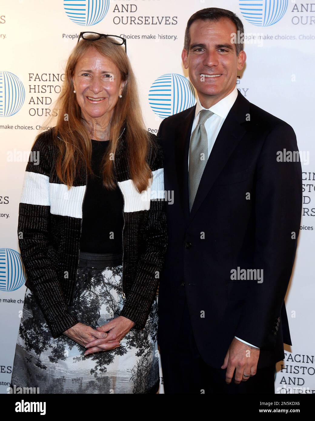 Los Angeles Mayor Eric Garcetti, right, and Margot Stern Strom pose ...