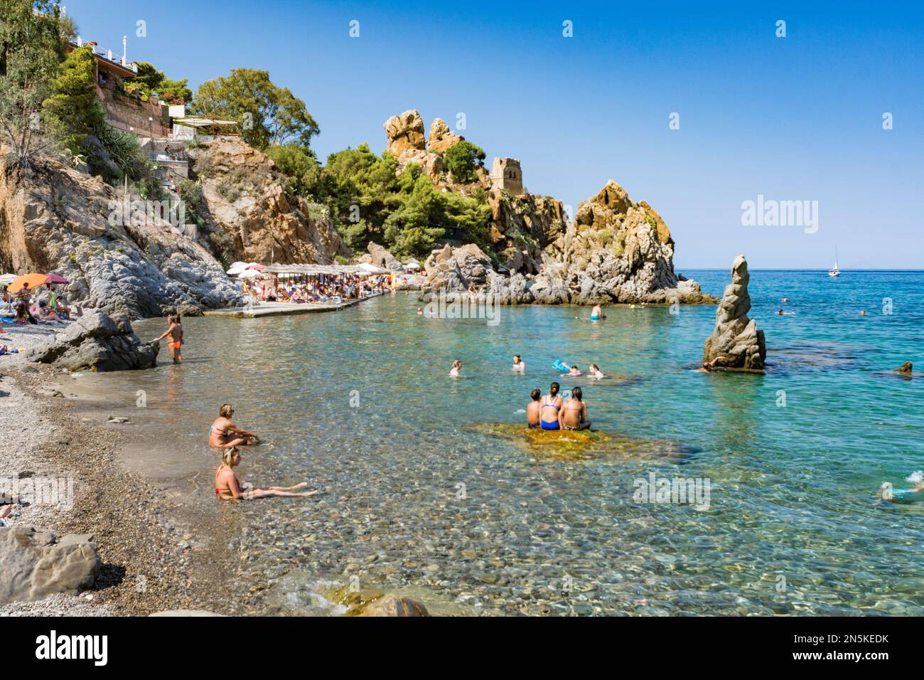 Kalura beach in Cefalù, Sicily Stock Photo - Alamy