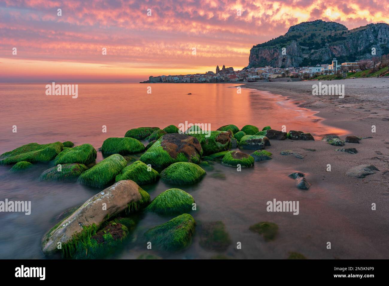 Sicilian coasts villages hi-res stock photography and images - Alamy