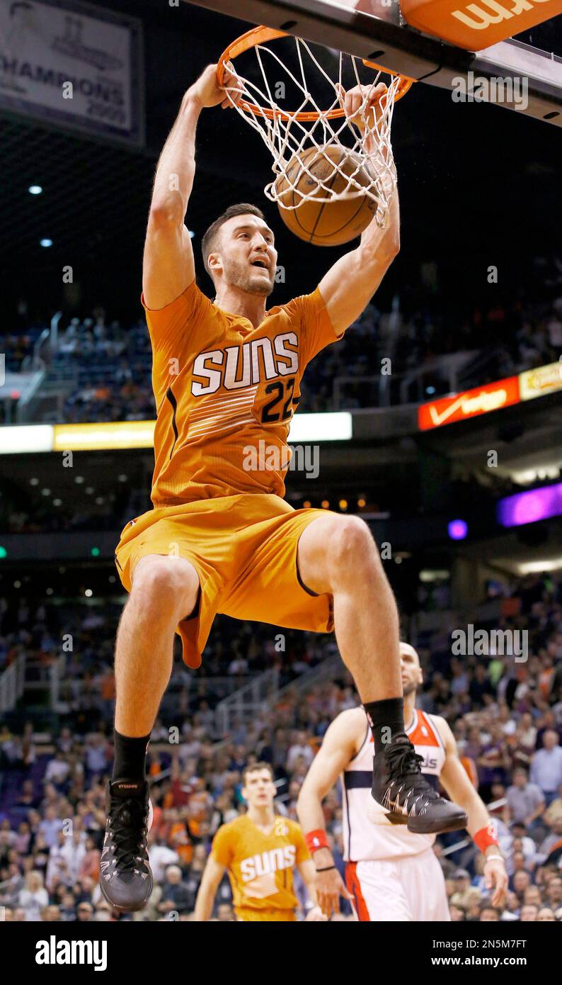 Miles Plumlee Dunk Suns