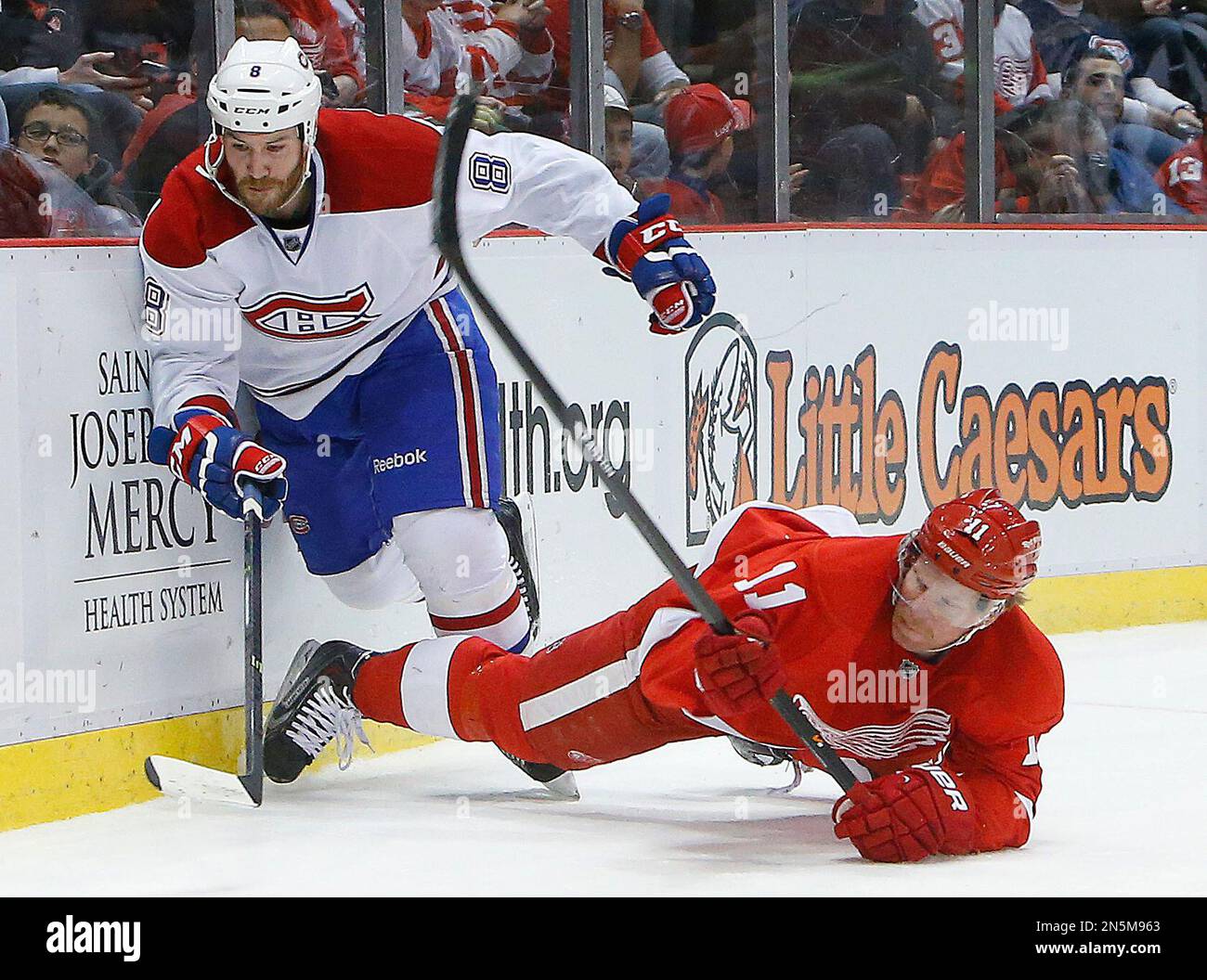 Detroit Red Wings right wing Daniel Alfredsson (11), of Sweden, is ...