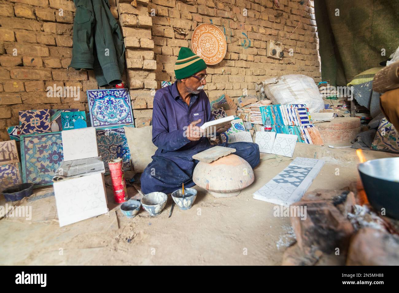 Hala Sindh 2022, an old Man is making Colorful blue clay tiles in Hala ...