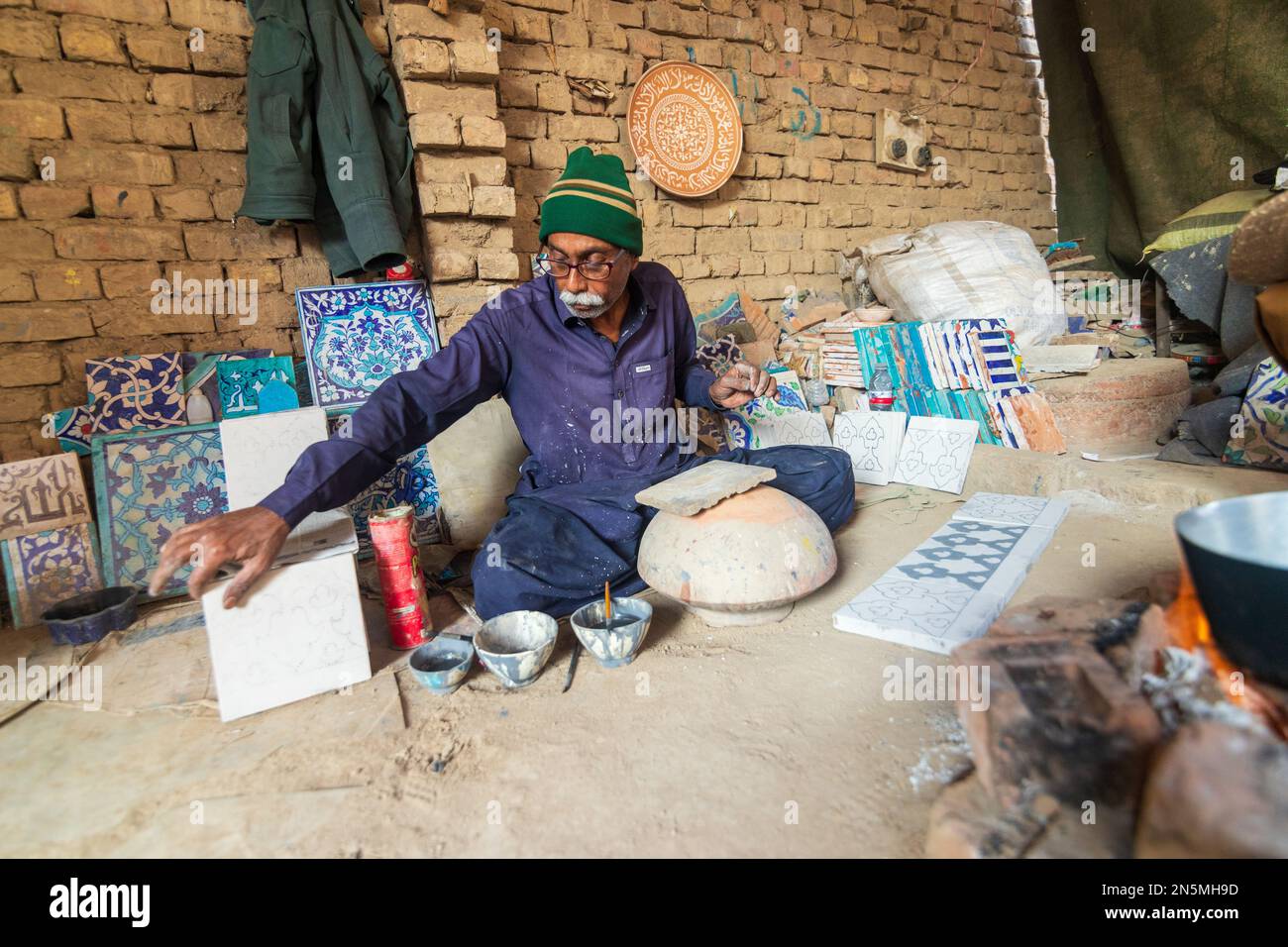 Hala Sindh 2022, an old Man is making Colorful blue clay tiles in Hala ...