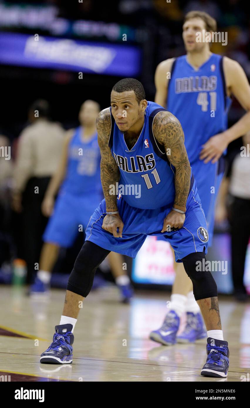 Dallas Mavericks' Monta Ellis (11) waits for action to resume during an ...