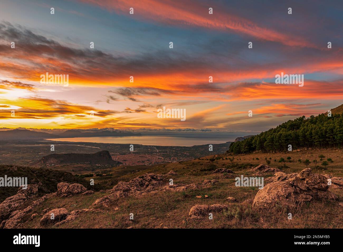 Castellammare del golfo sunset hi-res stock photography and images - Alamy