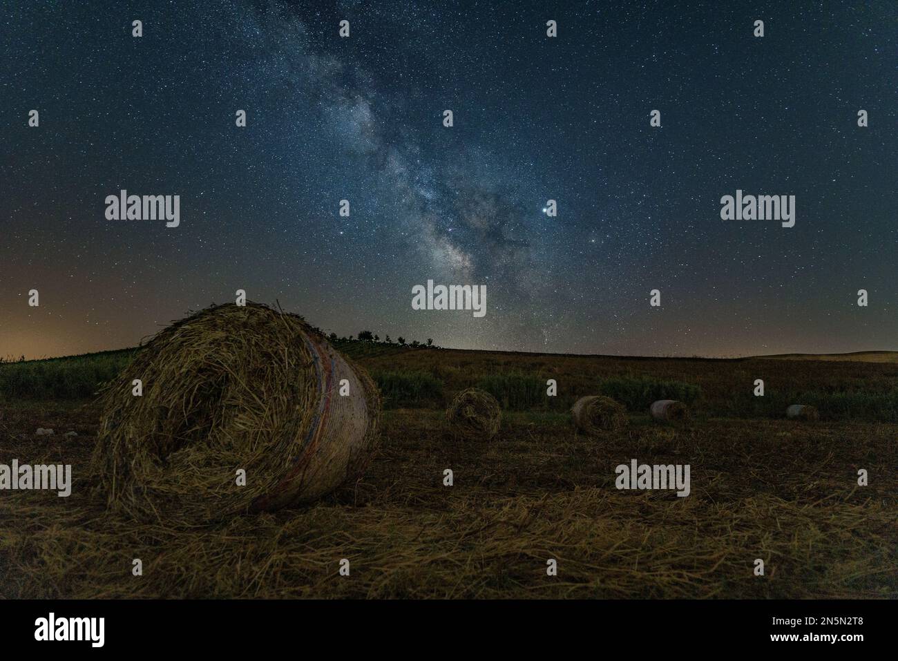Hay bale night hi-res stock photography and images - Alamy