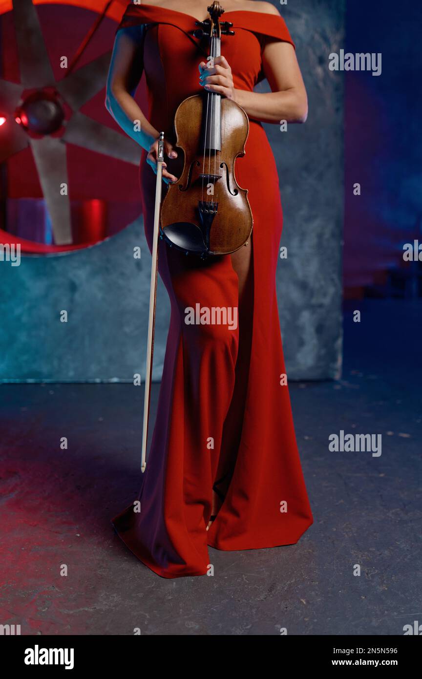 Headless female hi-res stock photography and images - Alamy