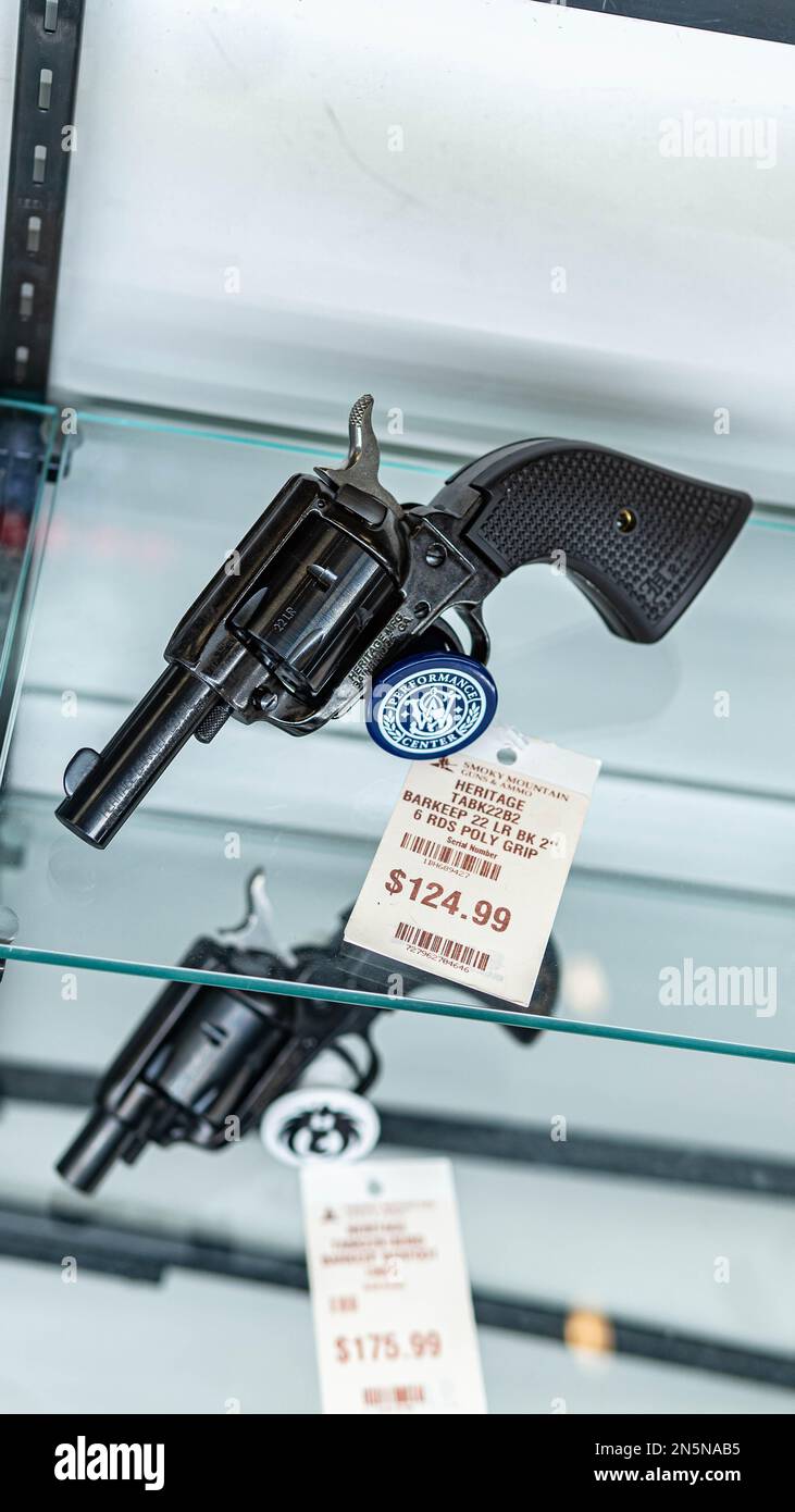 Case revolver hi-res stock photography and images - Alamy