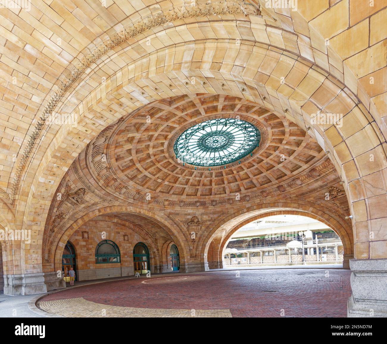 Pittsburgh Downtown: The Pennsylvanian rotunda once sheltered ...