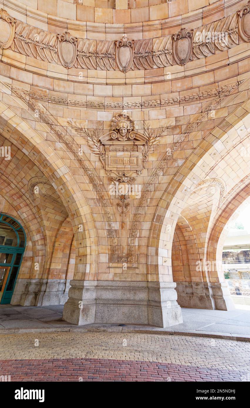 Pittsburgh Downtown: The Pennsylvanian rotunda once sheltered ...