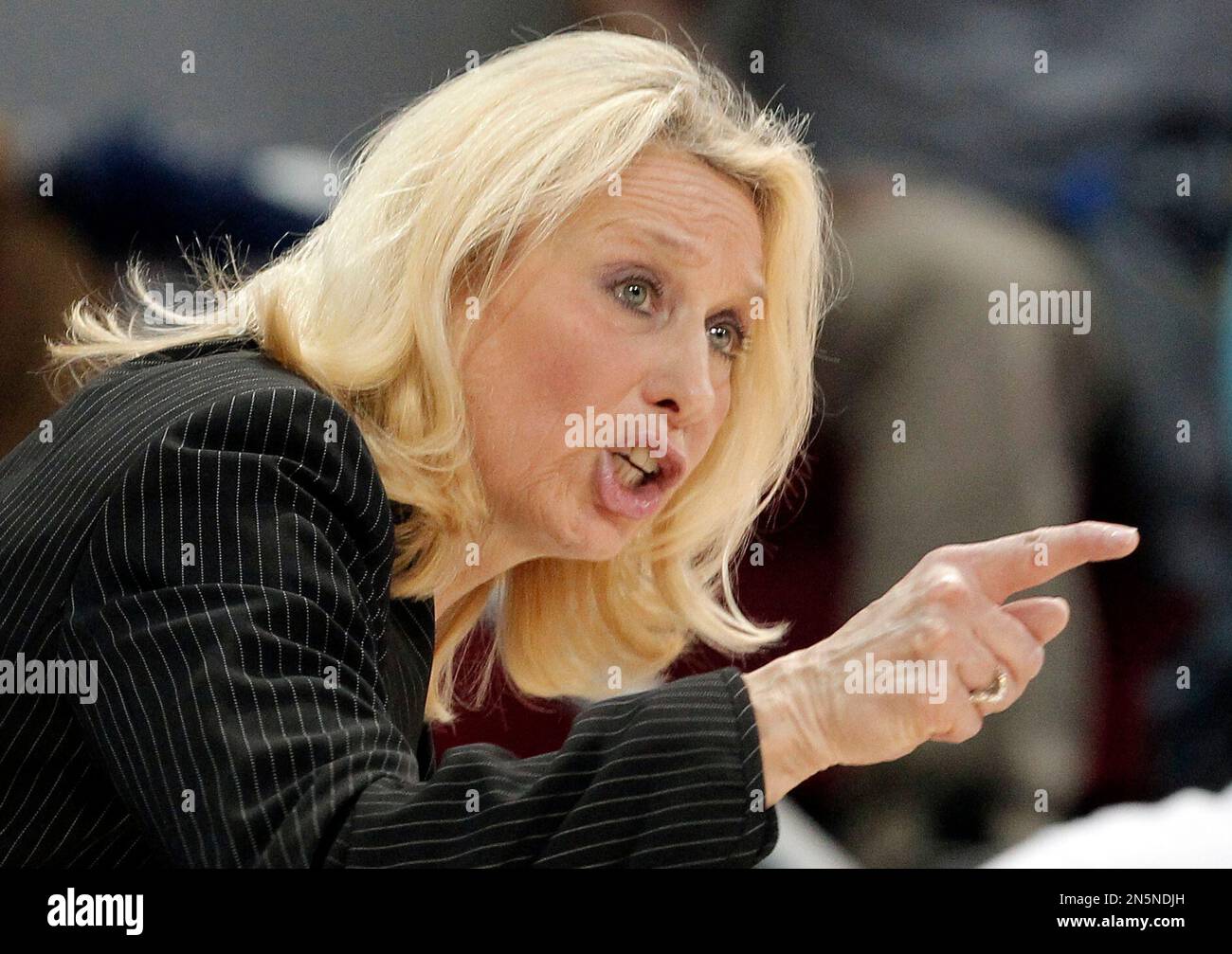 SMU head coach Rhonda Rompola calls out a play in the first half of an ...