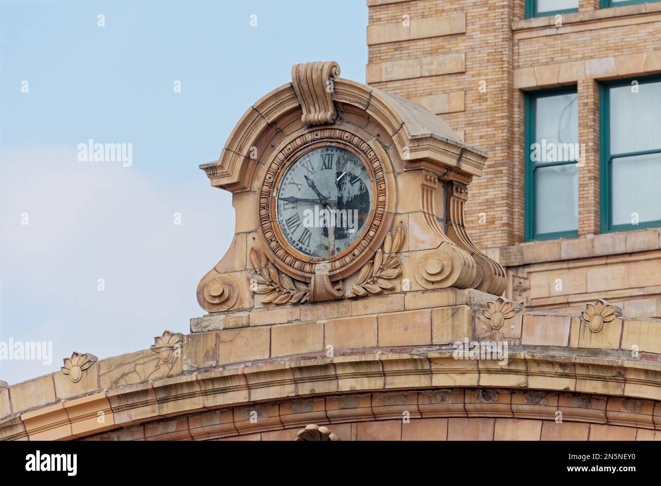 Pittsburgh Downtown: The Pennsylvanian’s Beaux Arts terra-cotta details ...