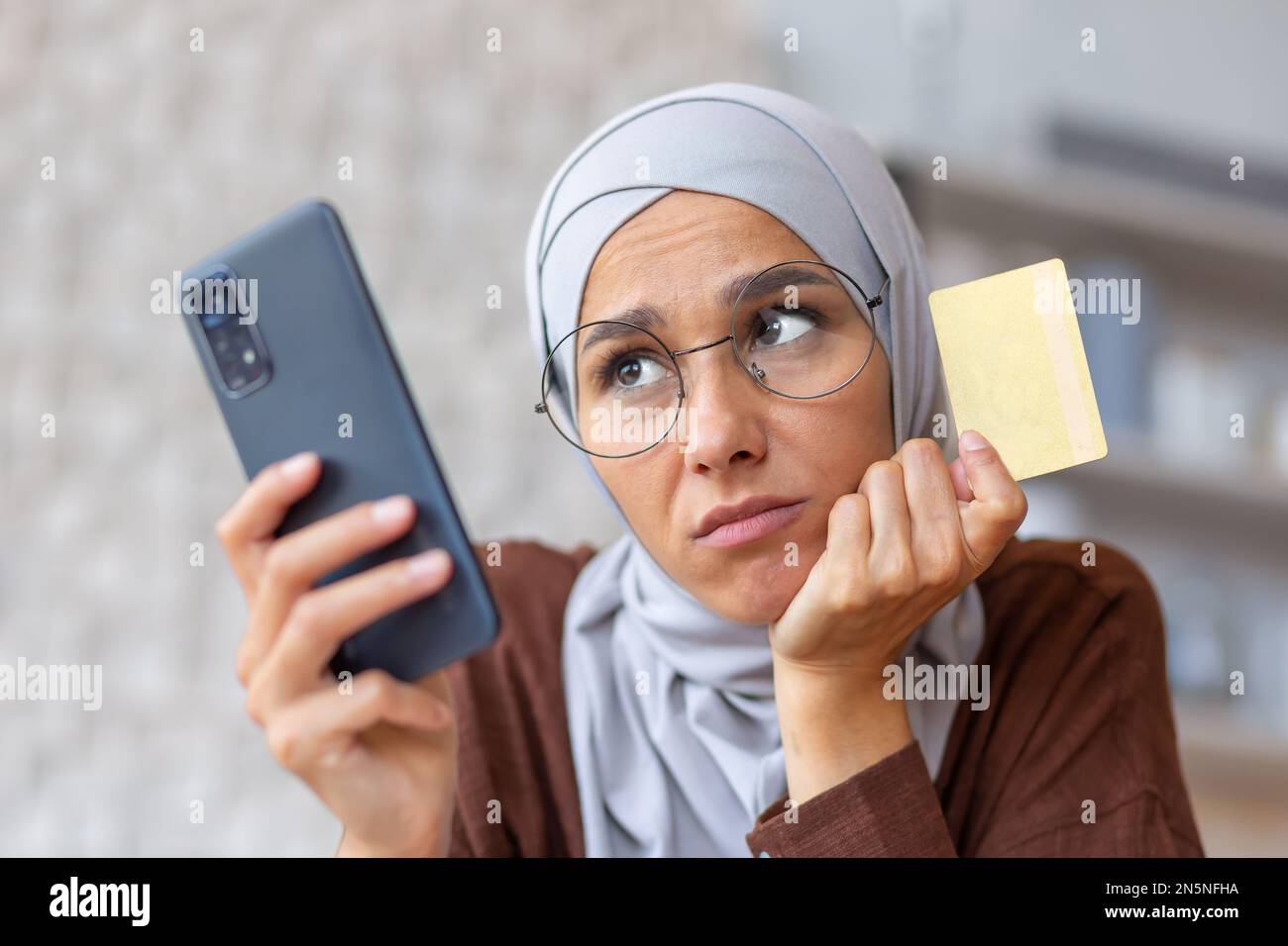 Cellular wrong hi-res stock photography and images - Alamy