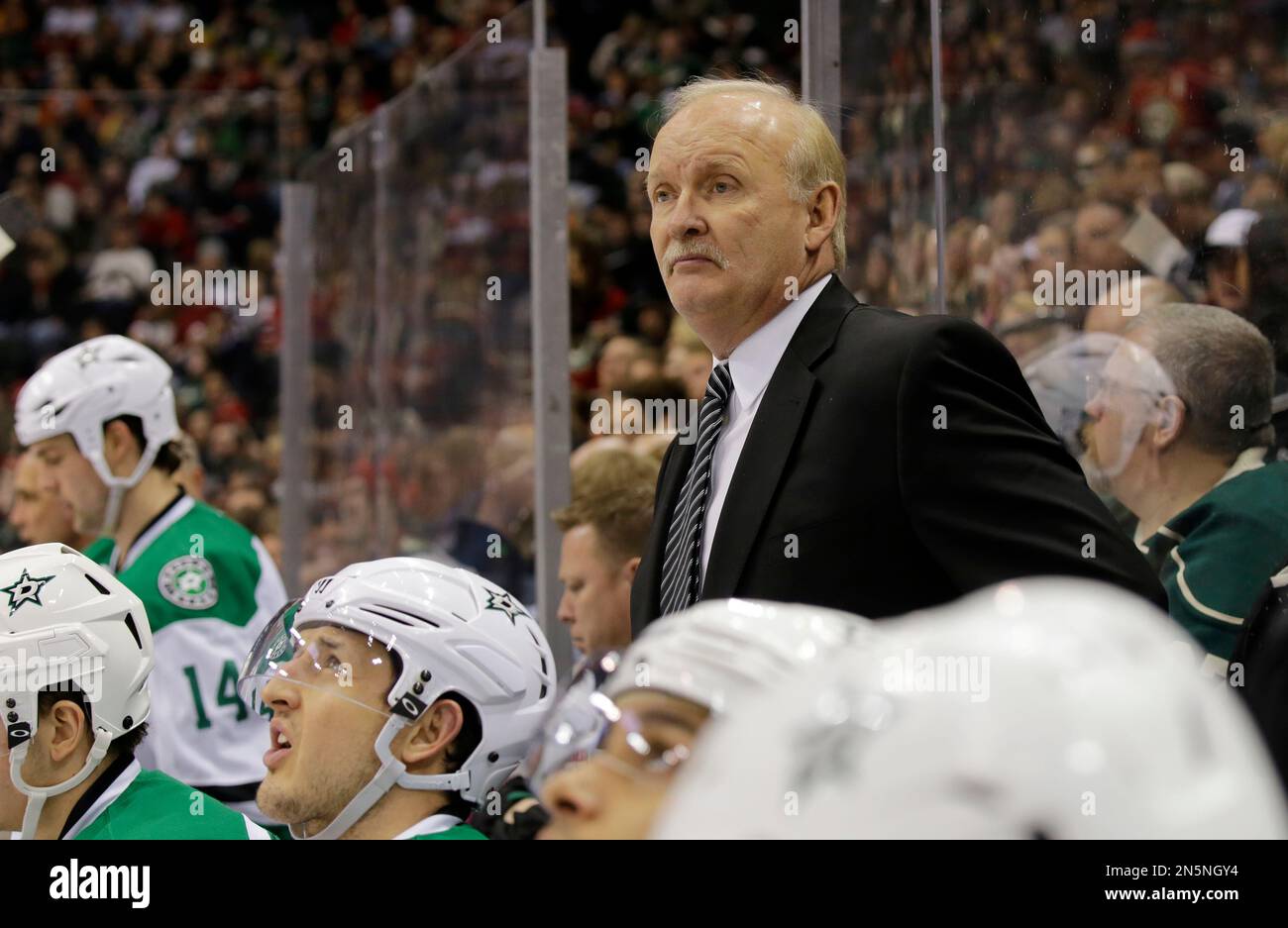 Dallas Stars head coach Lindy Ruff watches his team from the bench ...