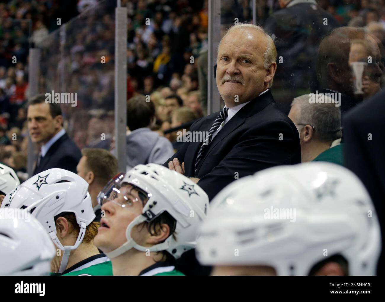 Dallas Stars head coach Lindy Ruff watches his team from the bench ...
