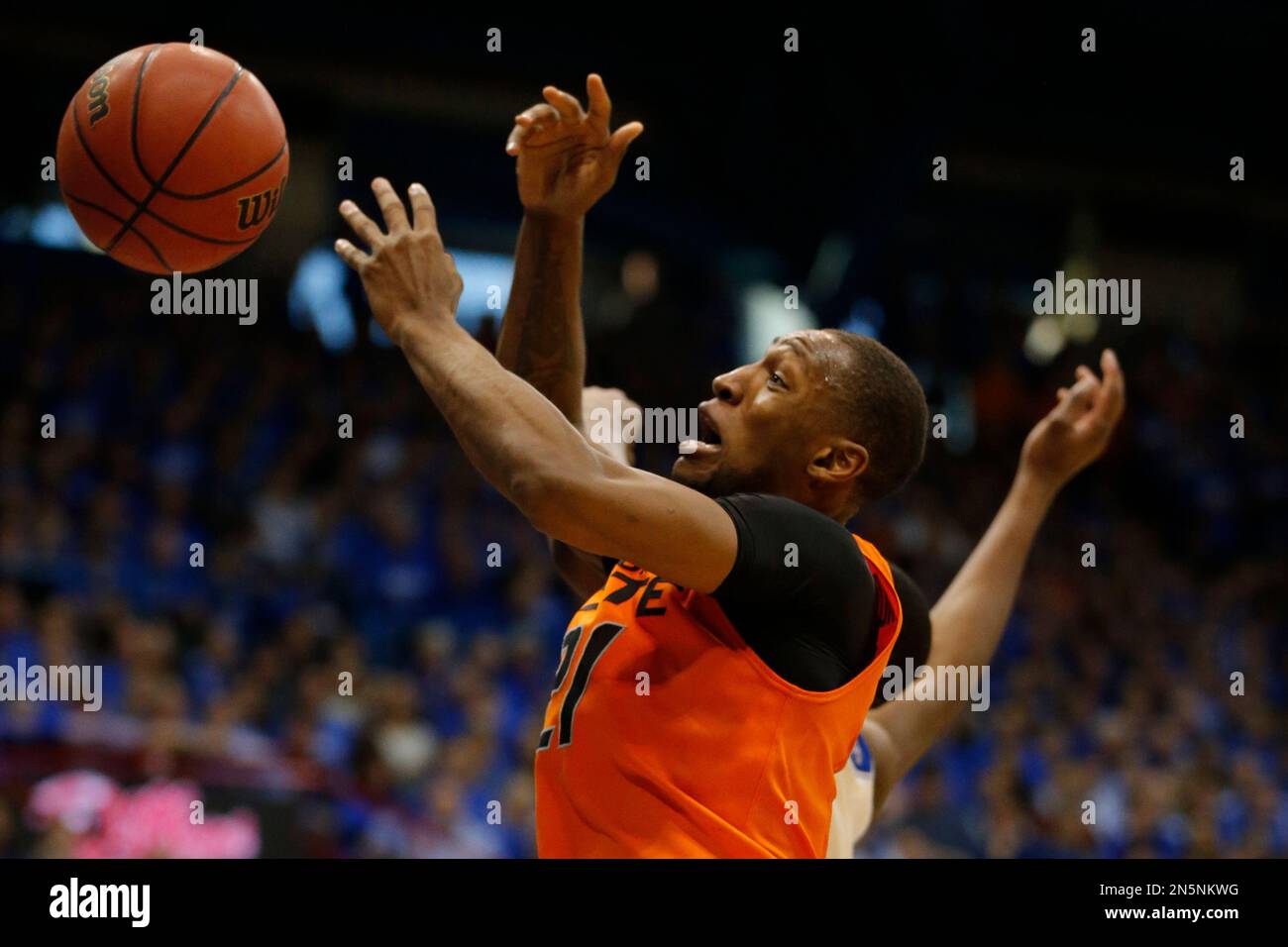 Oklahoma State forward Kamari Murphy (21) during the second half of an ...