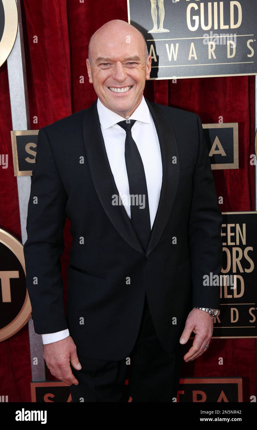 Dean Norris arrives at the 20th annual Screen Actors Guild Awards at ...