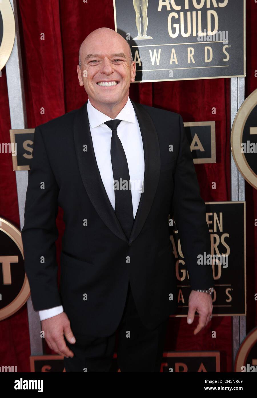 Dean Norris arrives at the 20th annual Screen Actors Guild Awards at ...
