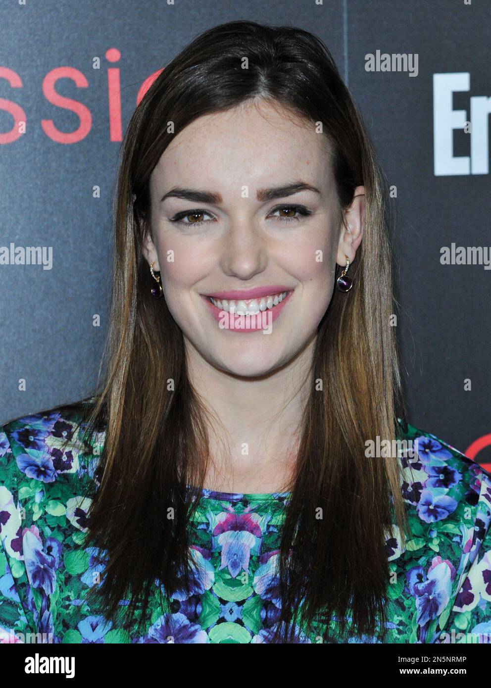 Elizabeth Henstridge arrives at the Entertainment Weekly Screen Actors ...