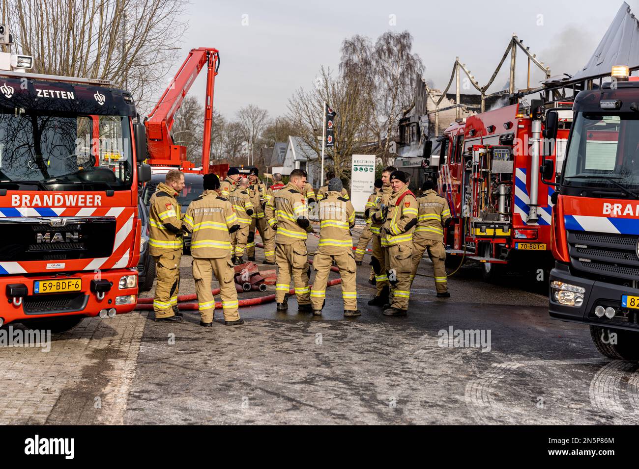 Very large structure fire heteren hi-res stock photography and images ...