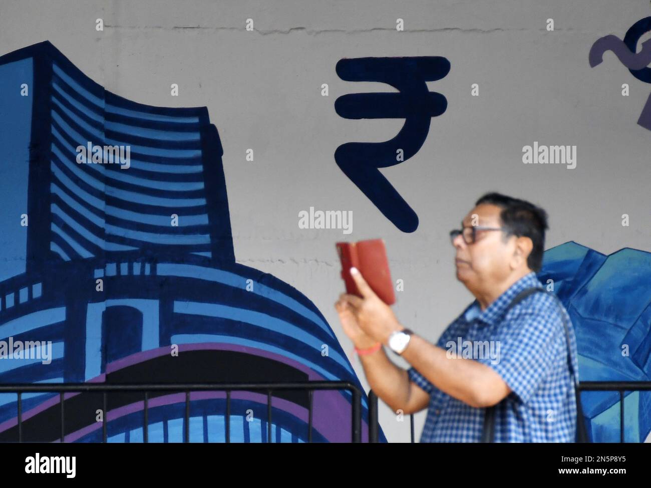 Graffiti art in mumbai hi-res stock photography and images - Alamy