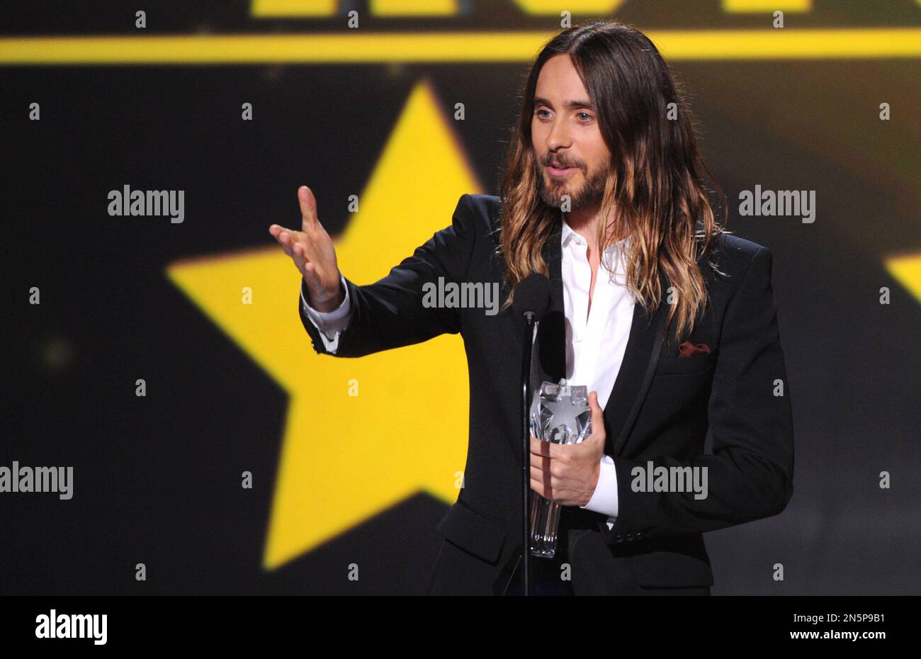 Jared Leto accepts the award for best supporting actor for "Dallas ...