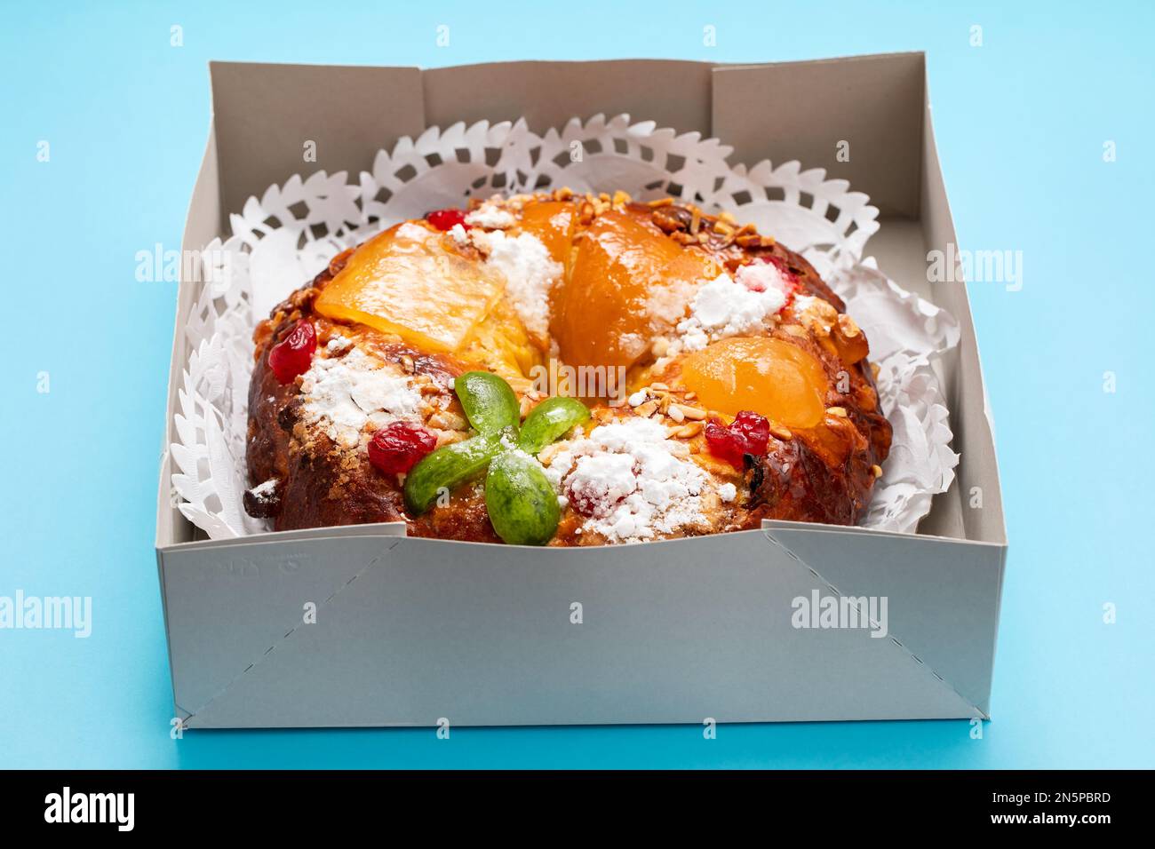 Bolo rei kings cake made hi-res stock photography and images - Alamy