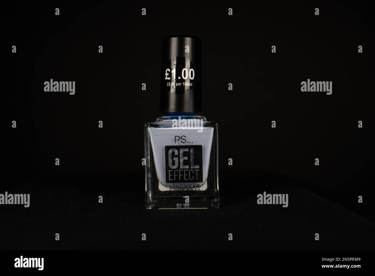 Primark label hi-res stock photography and images - Alamy