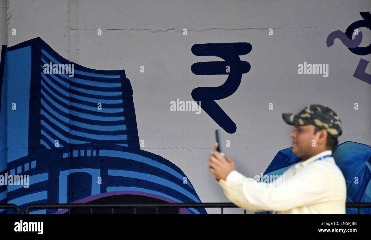 Graffiti on wall in mumbai hi-res stock photography and images - Alamy