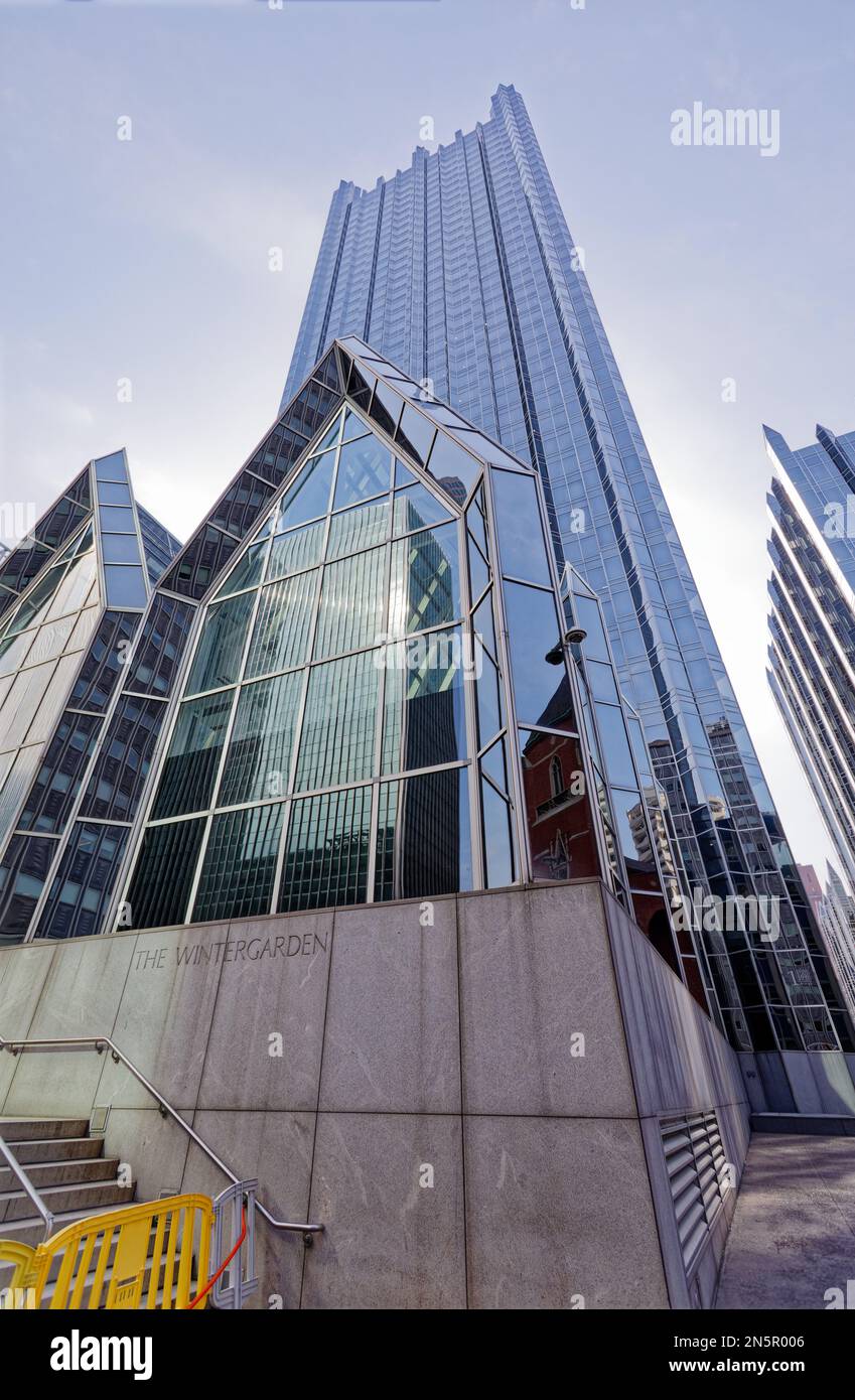 Pittsburgh Downtown: PPG Industries, the glass giant, built a giant ...