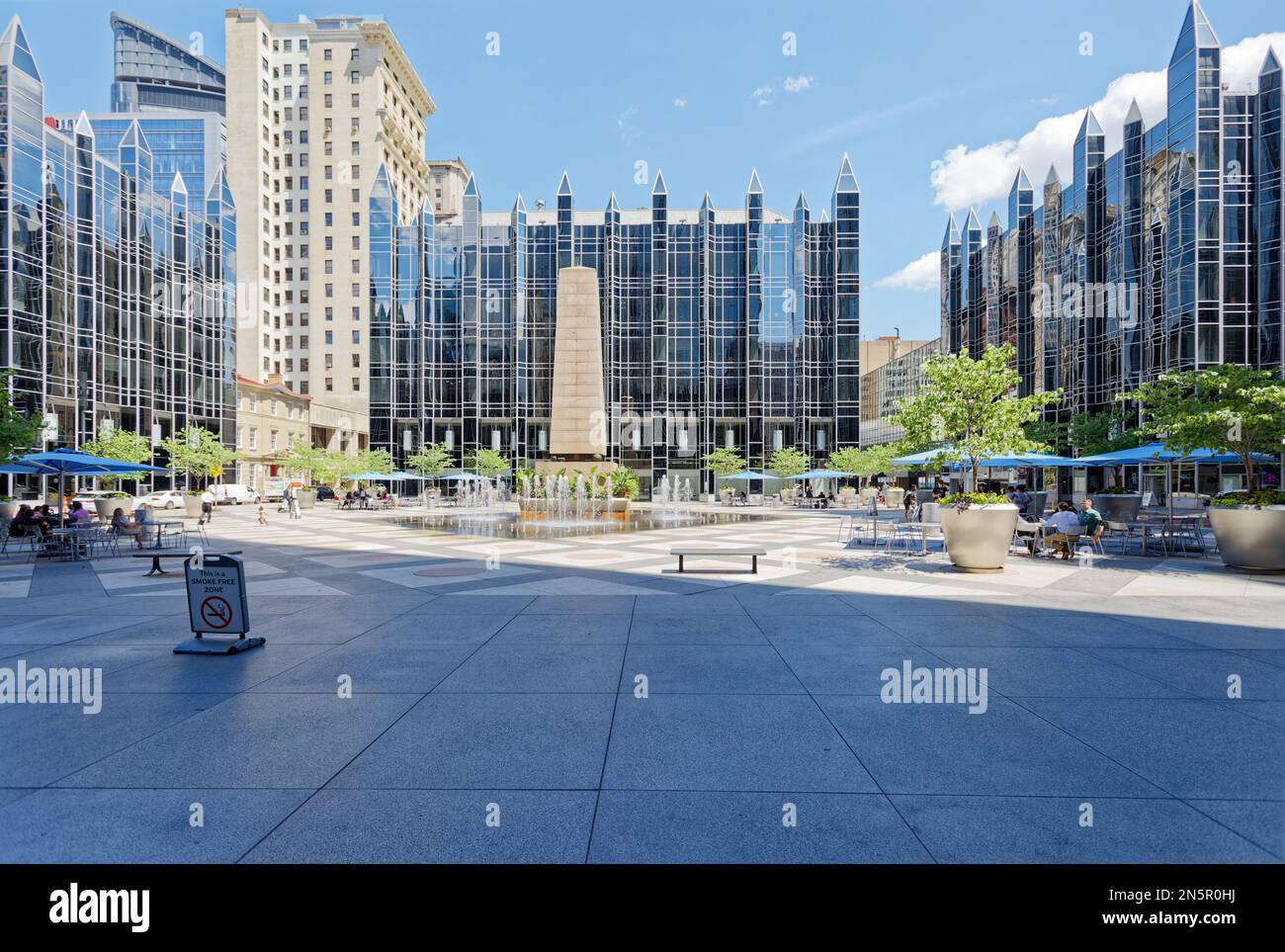 Pittsburgh Downtown: Plaza at PPG Place includes a fountain – monitored ...