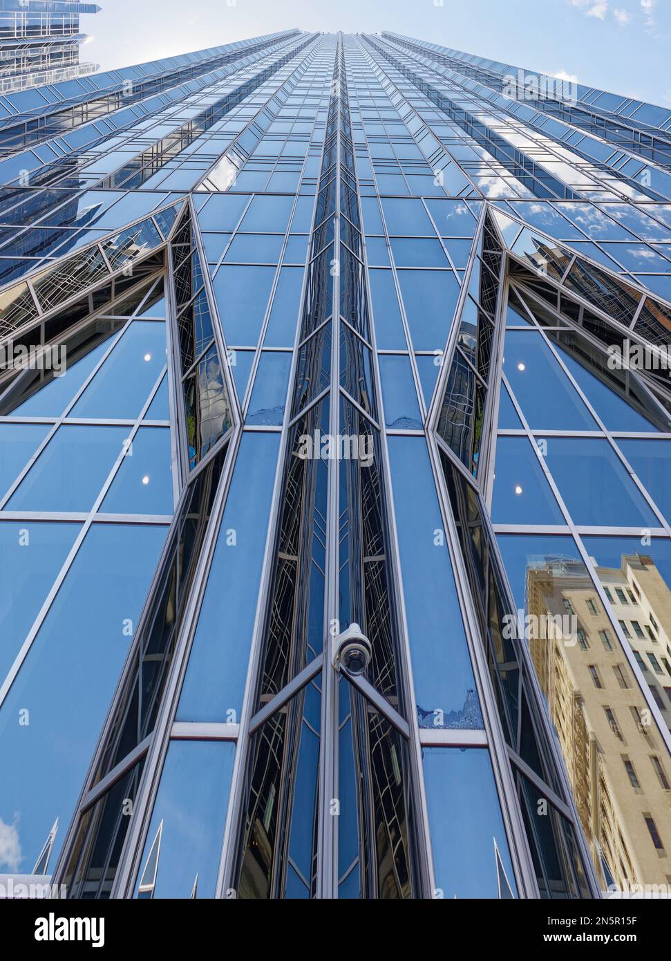 Pittsburgh Downtown: Looking up the One PPG Place façade Stock Photo ...