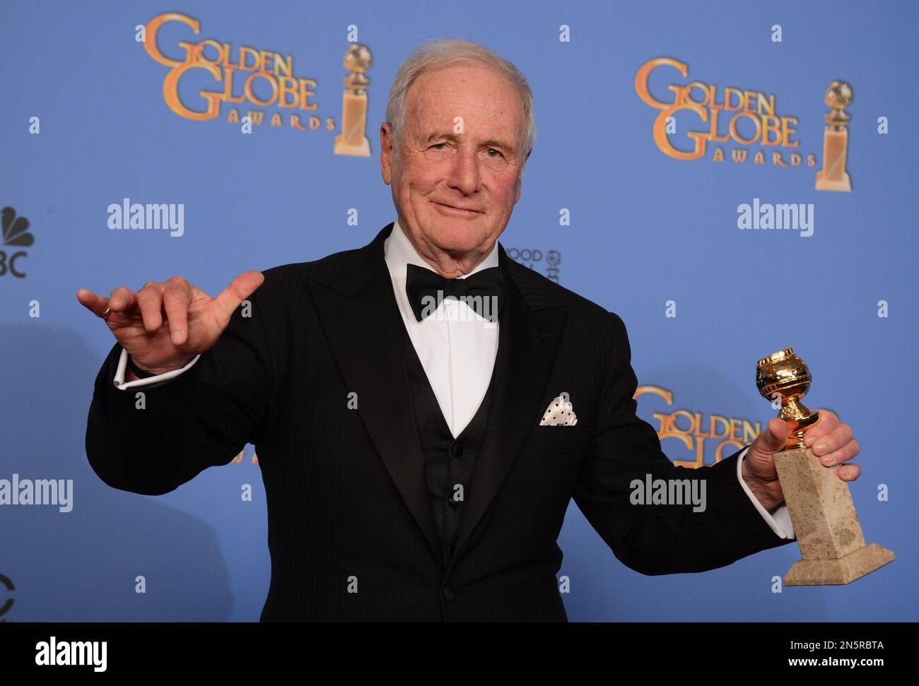 Jerry Weintraub poses in the press room with the award for best mini ...