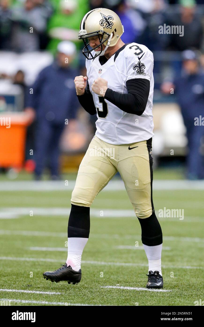 New Orleans Saints kicker Shayne Graham (3) reacts after missing a ...
