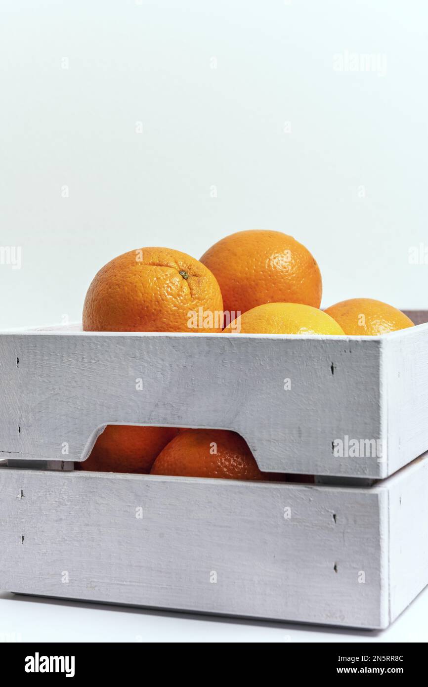 Box full of oranges hi-res stock photography and images - Alamy