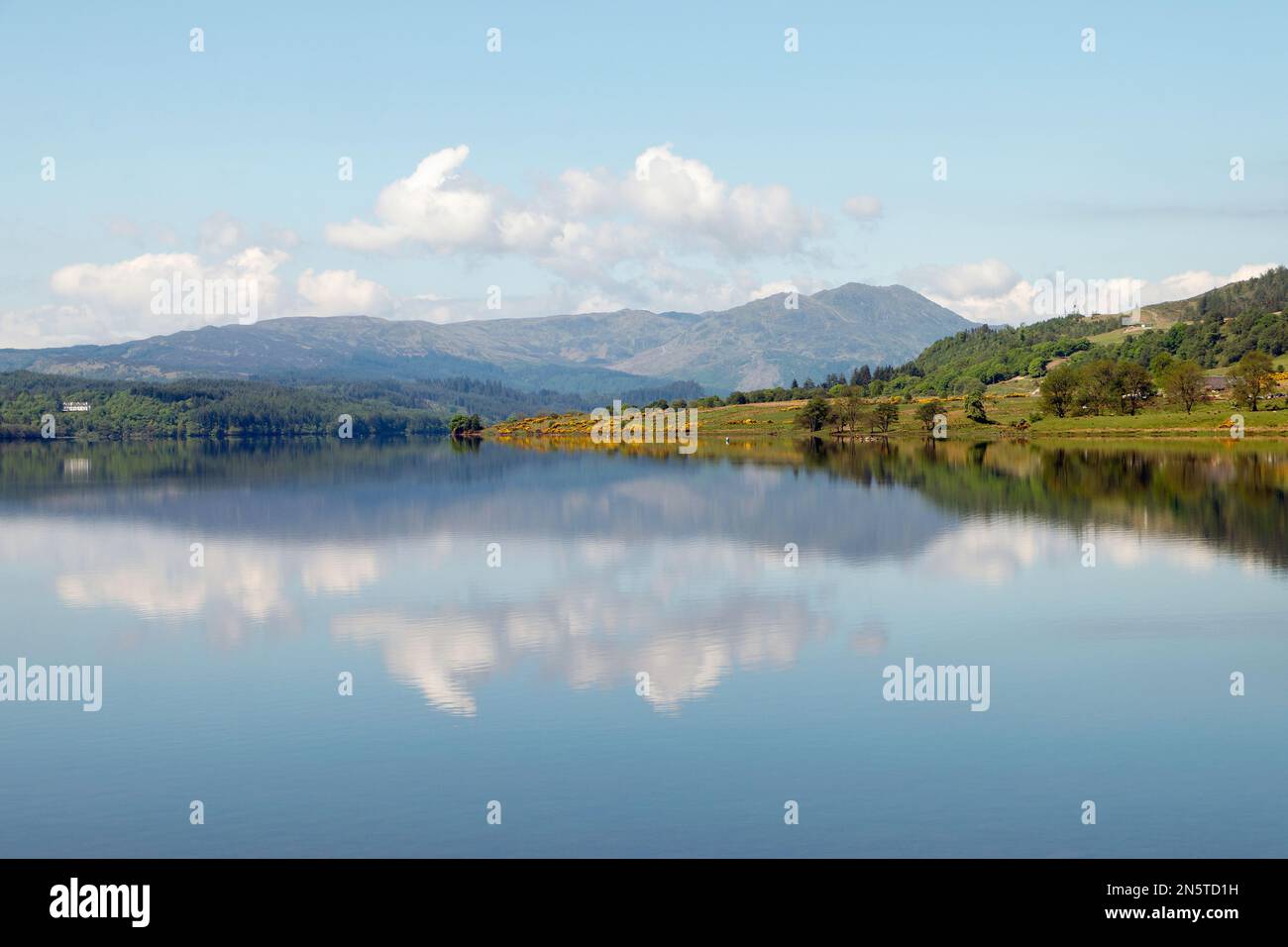 Loch Venachar and Ben Venue from the Scottish long distance footpath ...