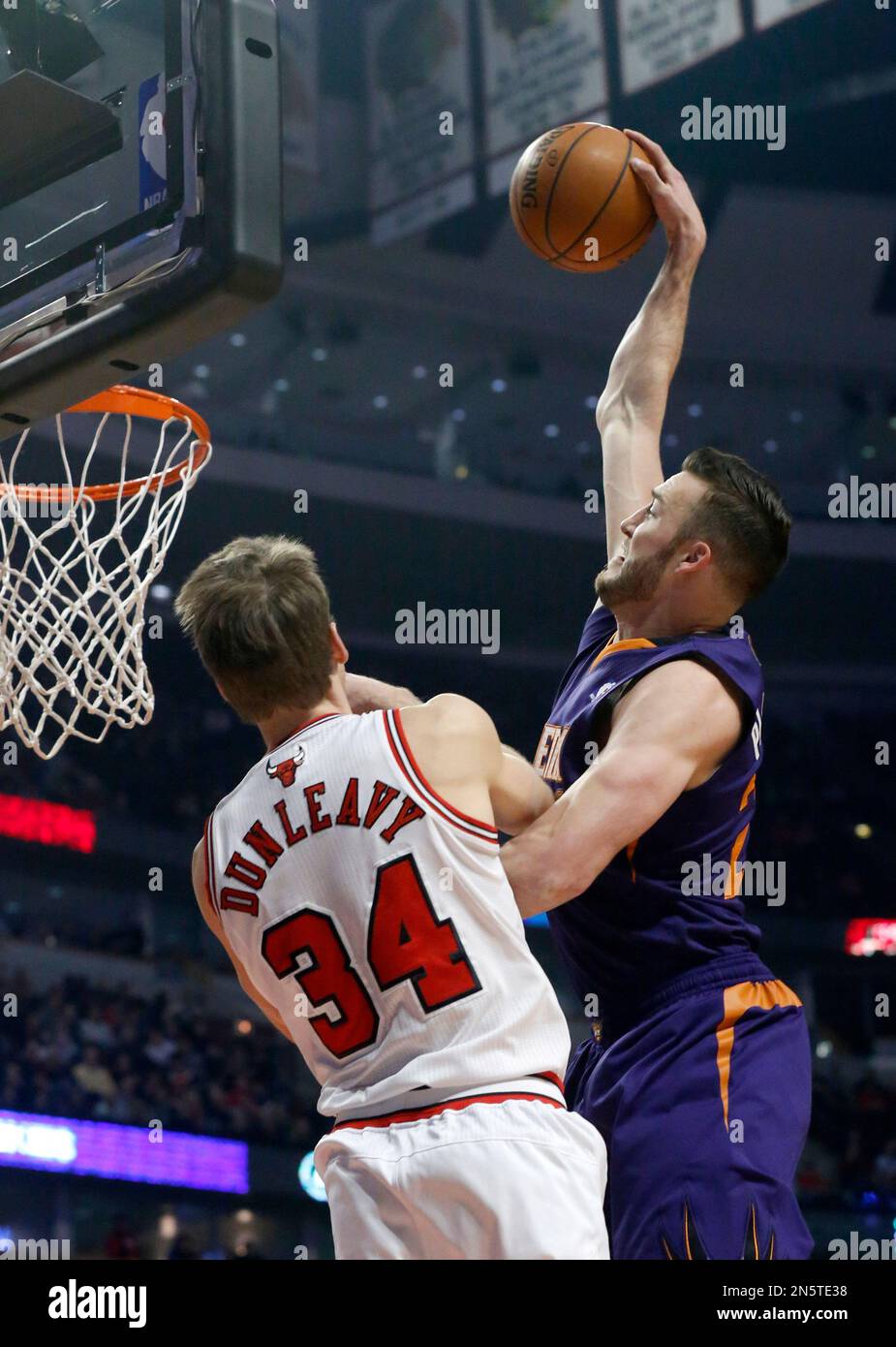 Miles Plumlee Dunk Suns
