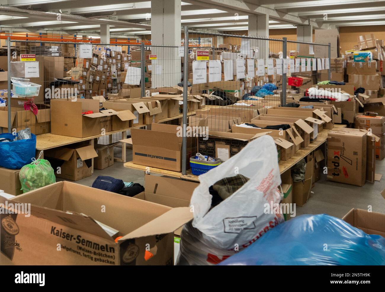 Filled to brim hi-res stock photography and images - Alamy