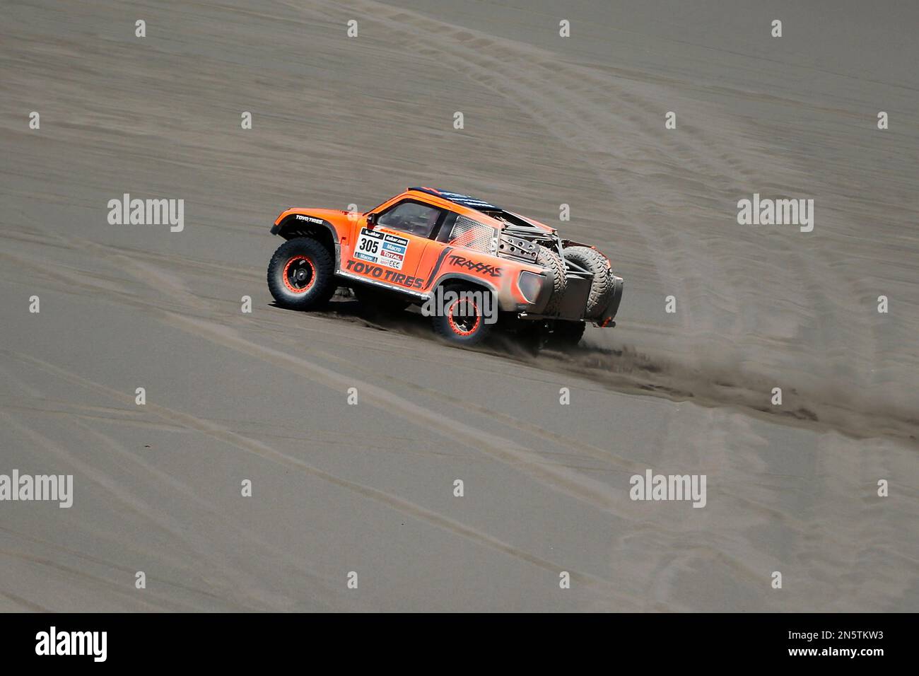 Hummer driver Gordon Robby and co-pilot Kellon Walch both of the U.S ...