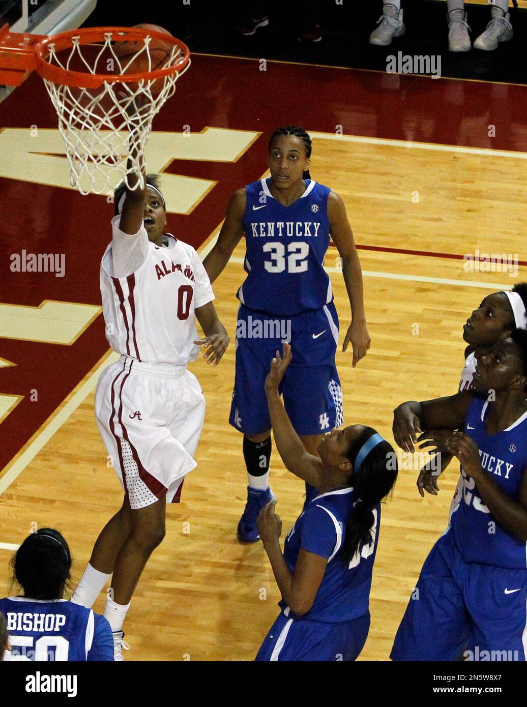 Alabama's Daisha Simmons (0) makes a lay up against Kentucky during the ...