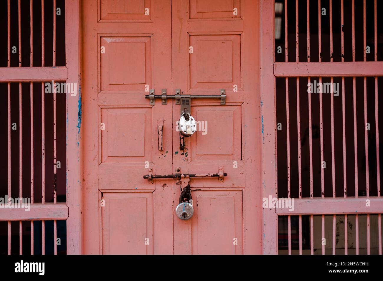 Latches hi-res stock photography and images - Alamy