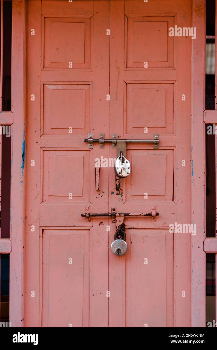 Latches hi-res stock photography and images - Alamy