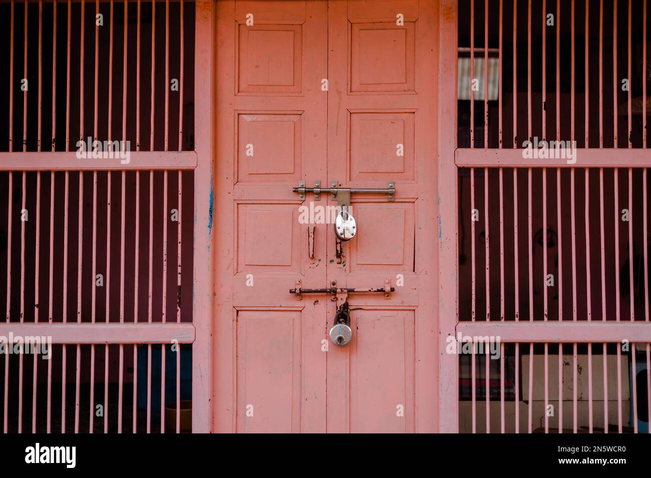 Latches hi-res stock photography and images - Alamy