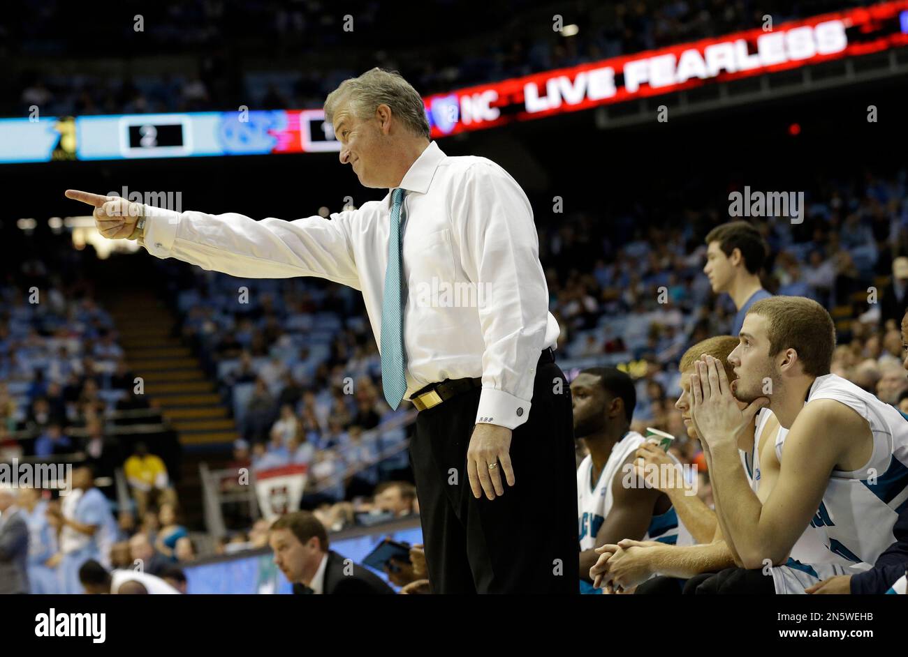 UNC Wilmington coach Buzz Peterson reacts during the first half of an ...