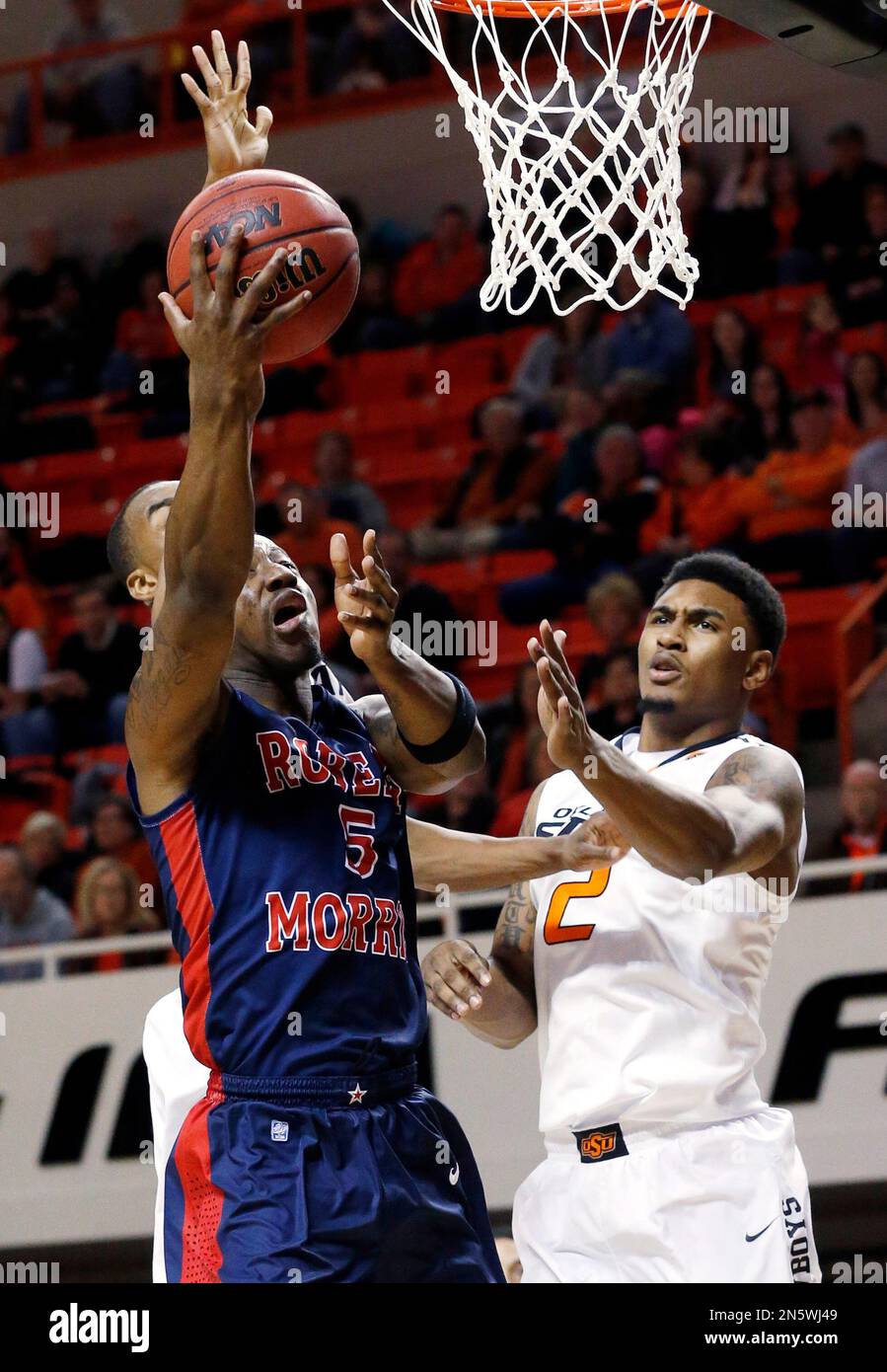 Robert Morris guard Anthony Myers-Pate (5) shoots in front of Oklahoma ...